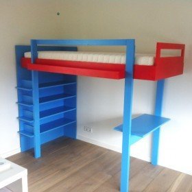 DIY loft bed 'Ana' by Camille