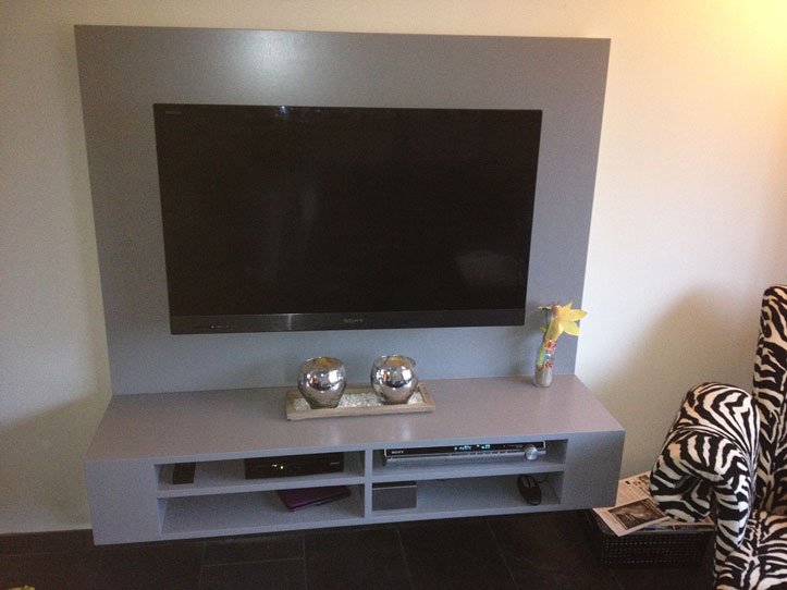 Floating TV cabinet Penelope built by Joey